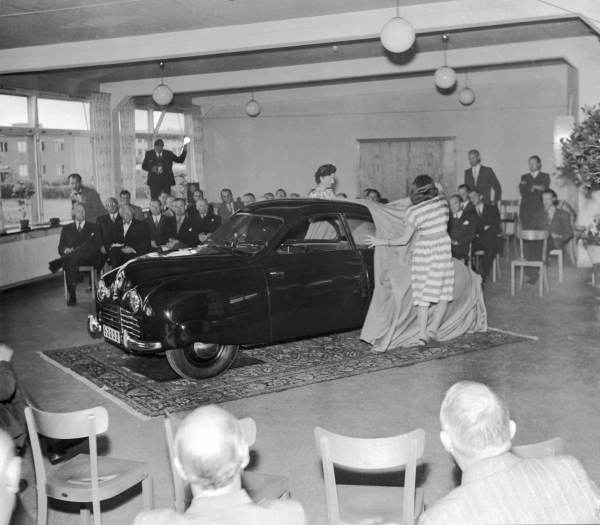 The first Saab is unveiled to the press | Automotive News