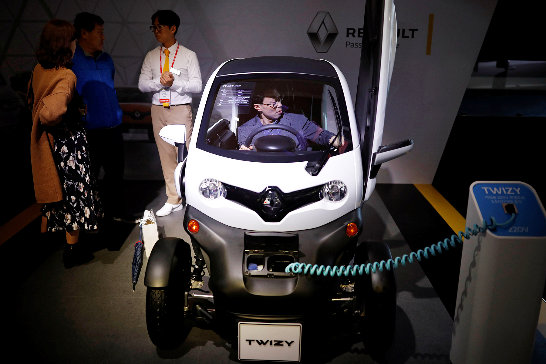 Samsung cleared to test autonomous vehicles in Calif. | Automotive News