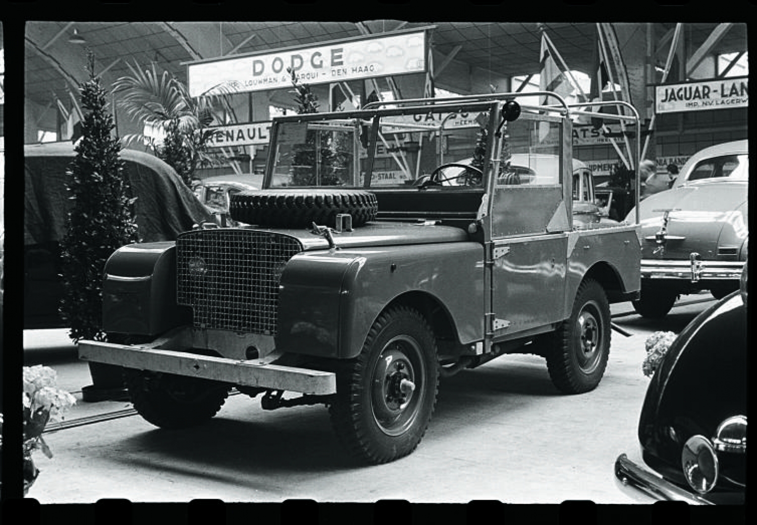 Land Rover makes auto show debut in 1948 | Automotive News
