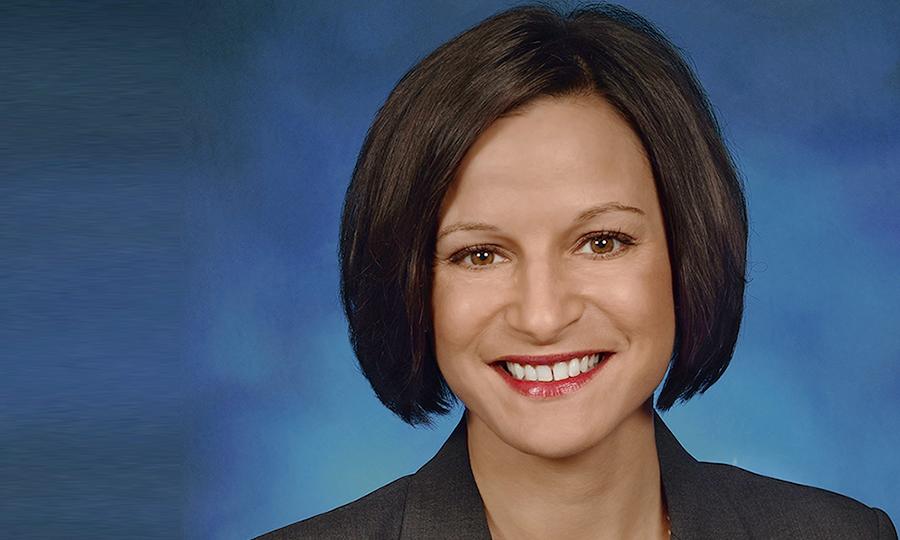 2015-Rising Star-Marissa-Hunter | Automotive News