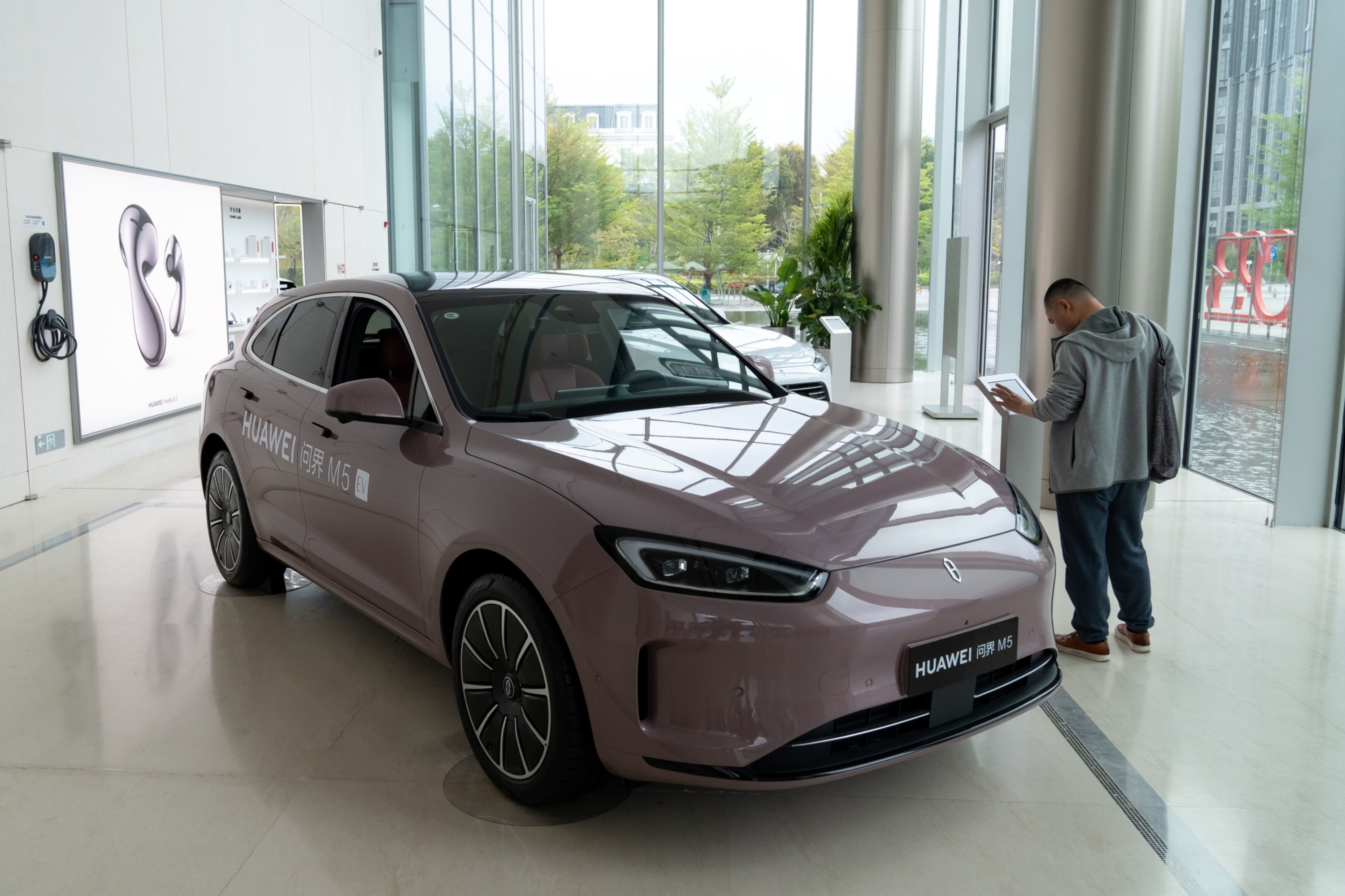 Huawei partners with more automakers to boost Aito EV output ...