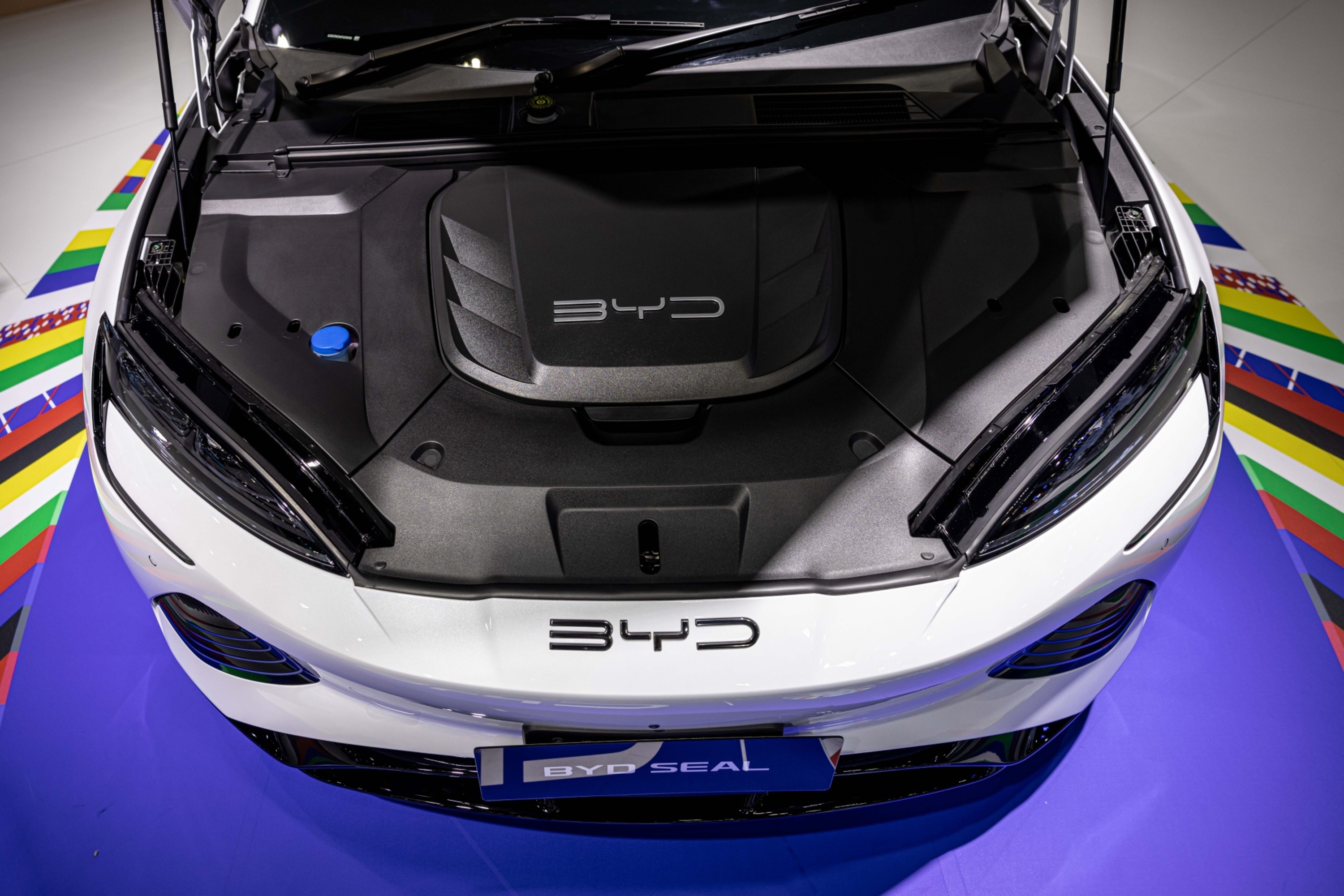 BYD targets 20% jump in 2024 sales | Automotive News