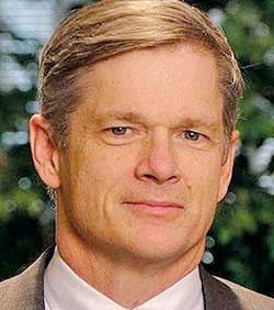 As price of oil plummets, Texas dealers are on alert | Automotive News