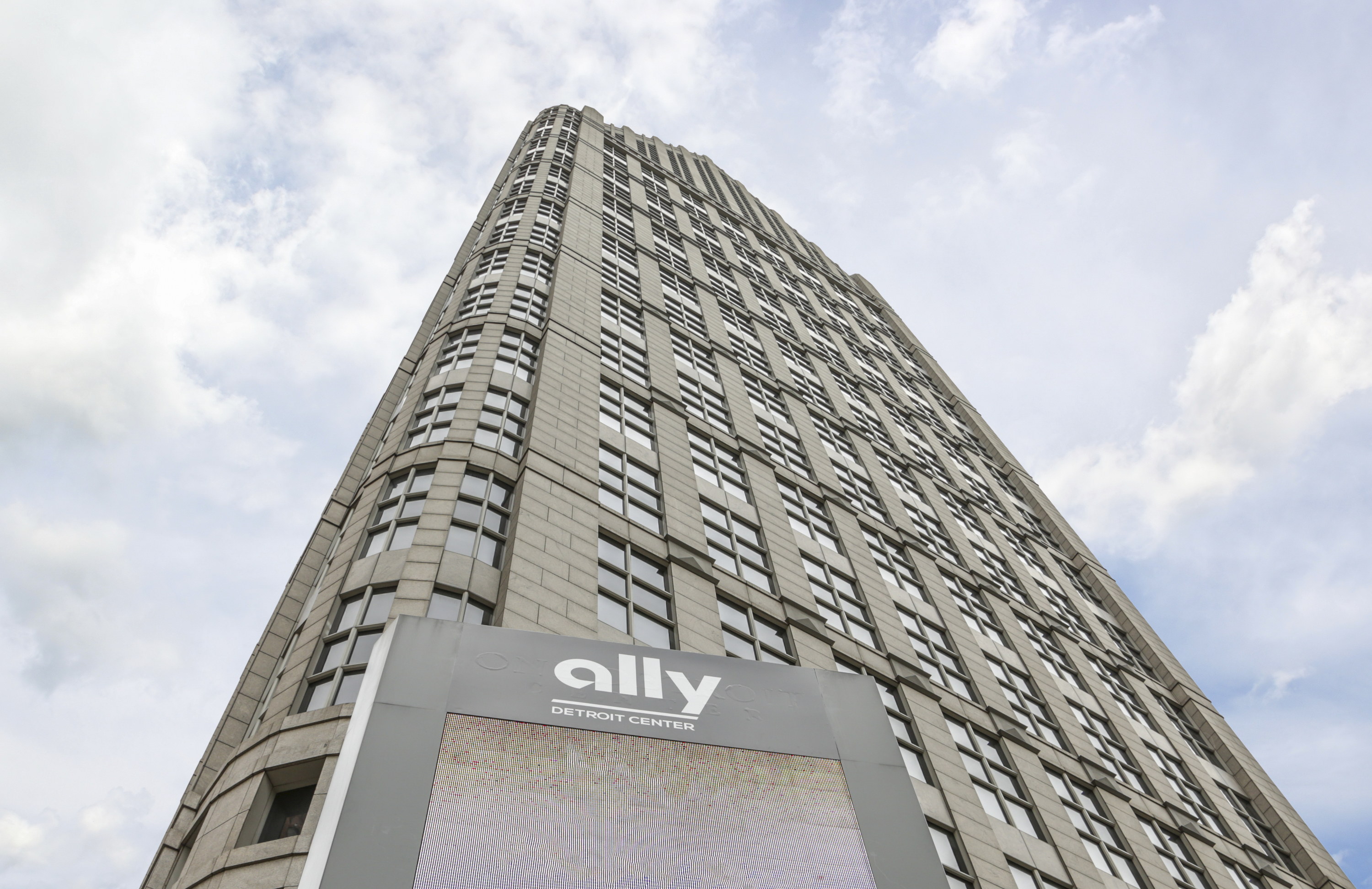 Ally: Q4 net income way down; record auto applications in 2023 ...
