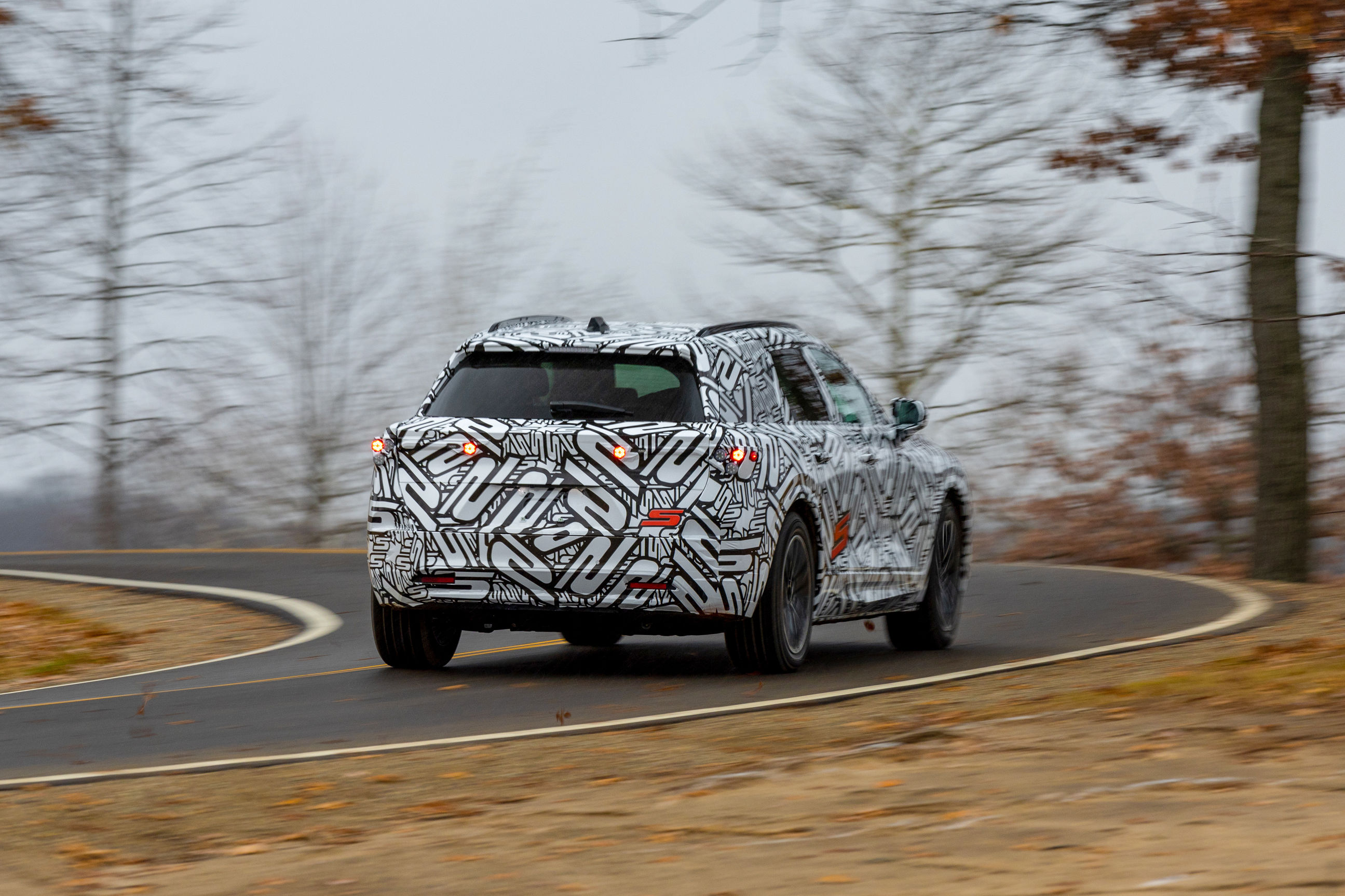 Acura ZDX electric crossover breaks cover in prototype form ...