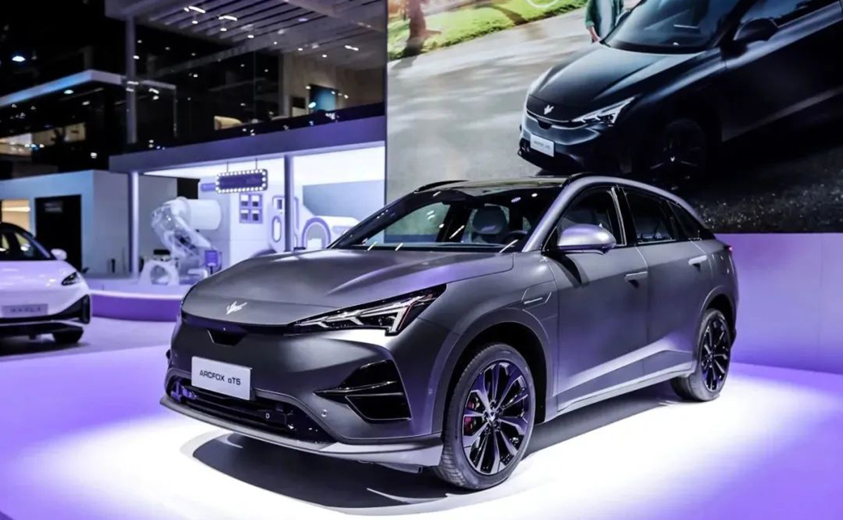 BAIC's EV brand to launch first Huawei-backed sedan in 2024 ...