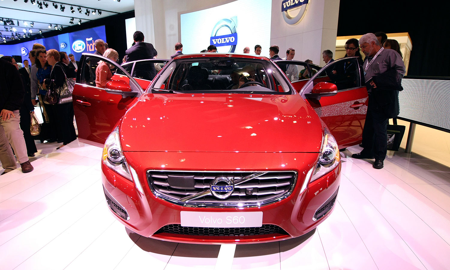 Volvo S60 awaits SPA makeover | Automotive News