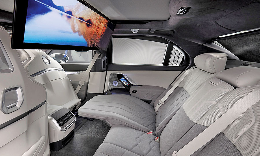 2023 BMW 7 Series brings down the house with ‘Theater Screen ...