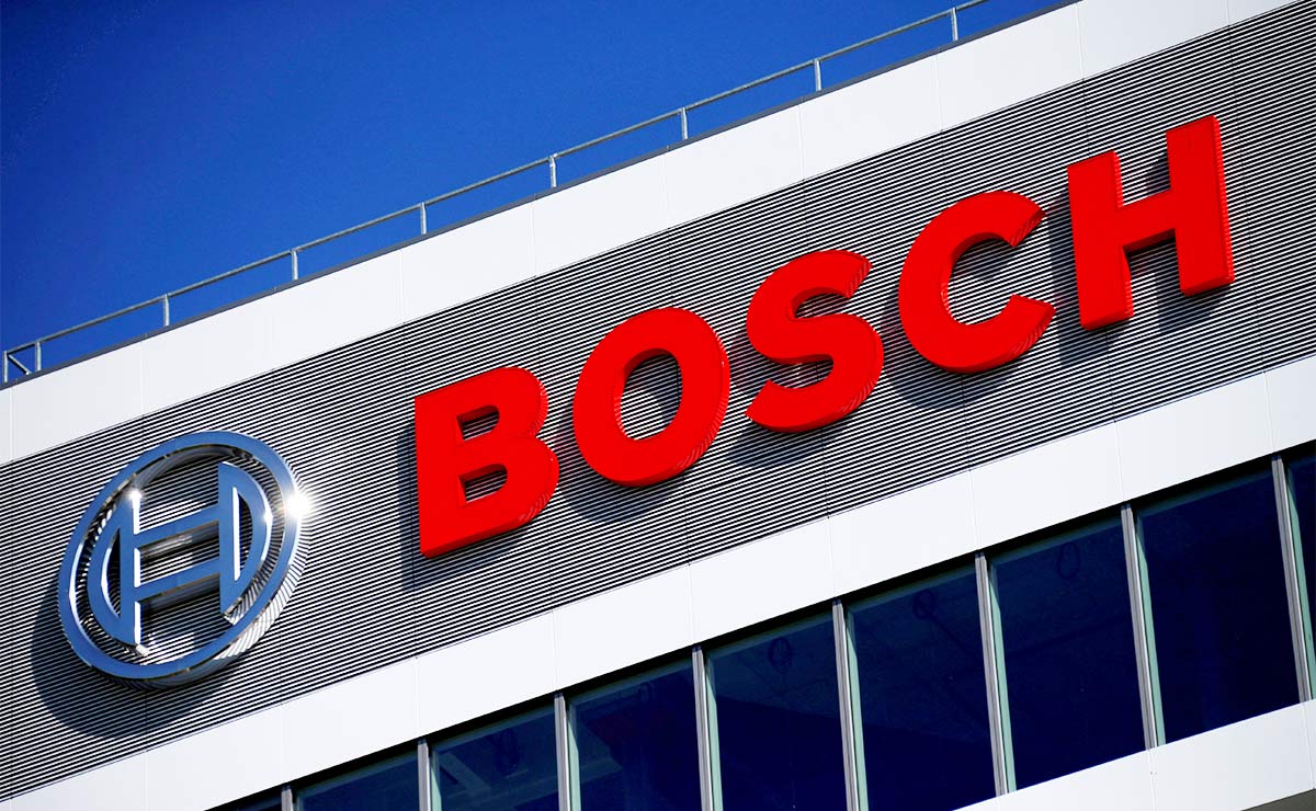 Bosch, Microsoft partner on generative AI in vehicle safety push ...