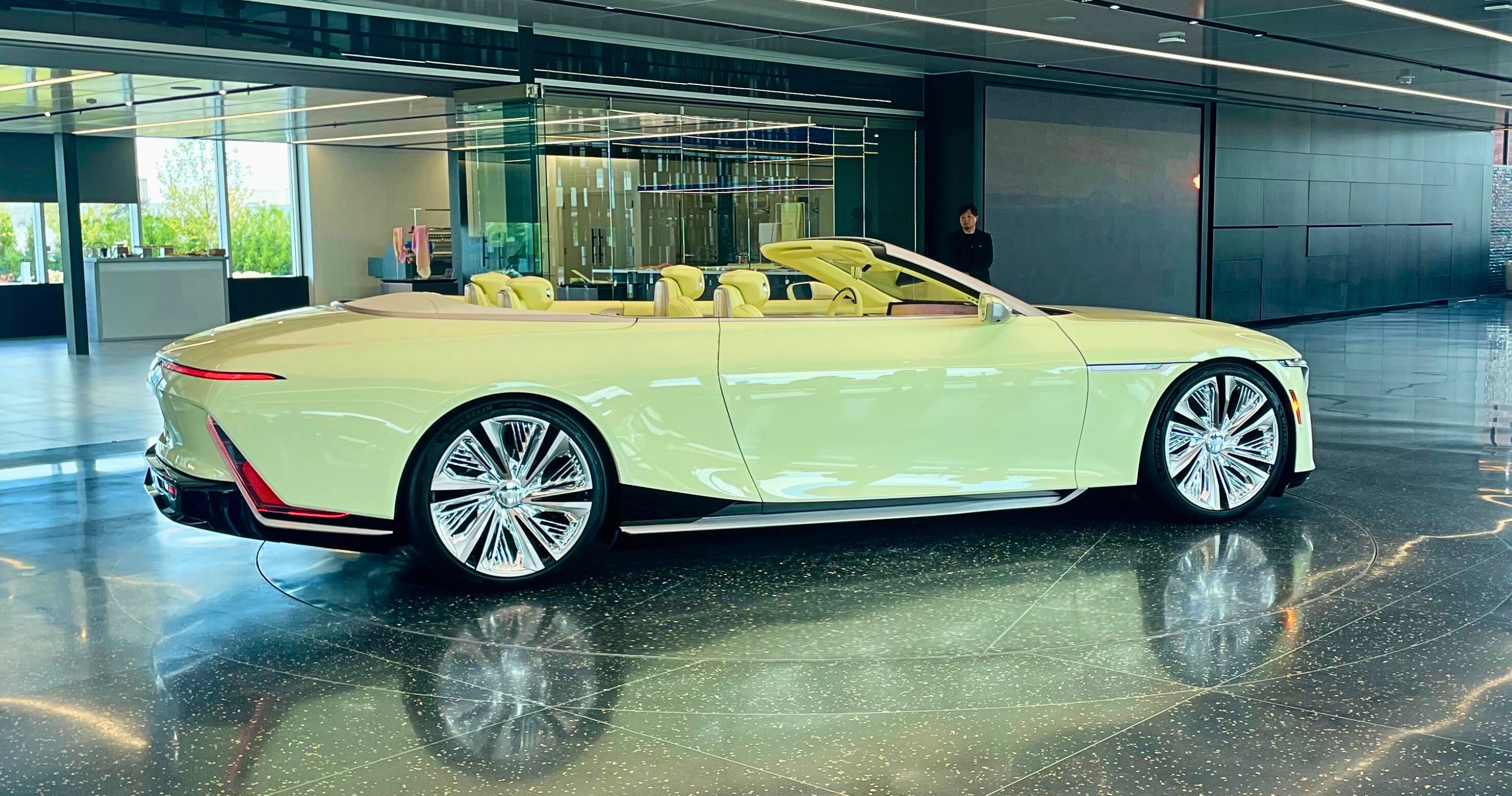 Cadillac Sollei concept evokes sun, bespoke vehicle future | Automotive ...