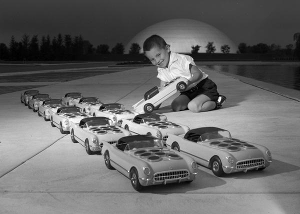 GM previews promise of solar power with Sunmobile model car ...