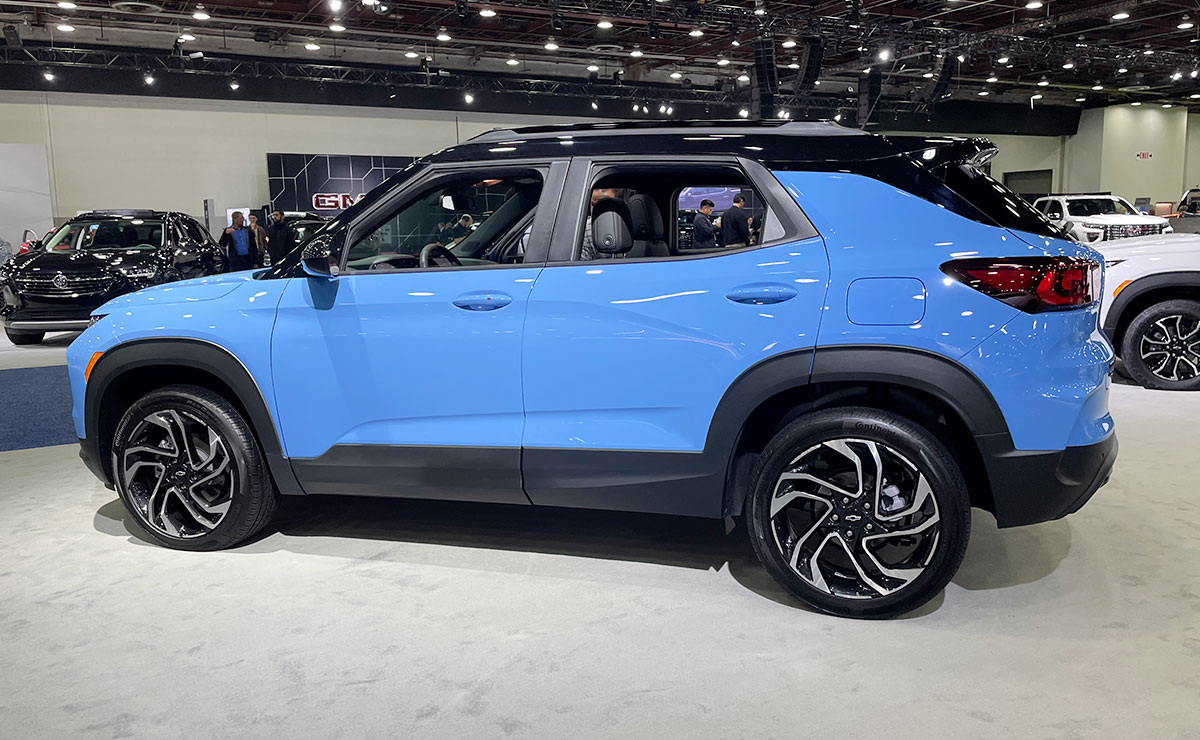 Detroit auto show: Bold colors reflect consumer wants | Automotive News