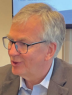 Truckmakers eye hydrogen fuel cell tech | Automotive News