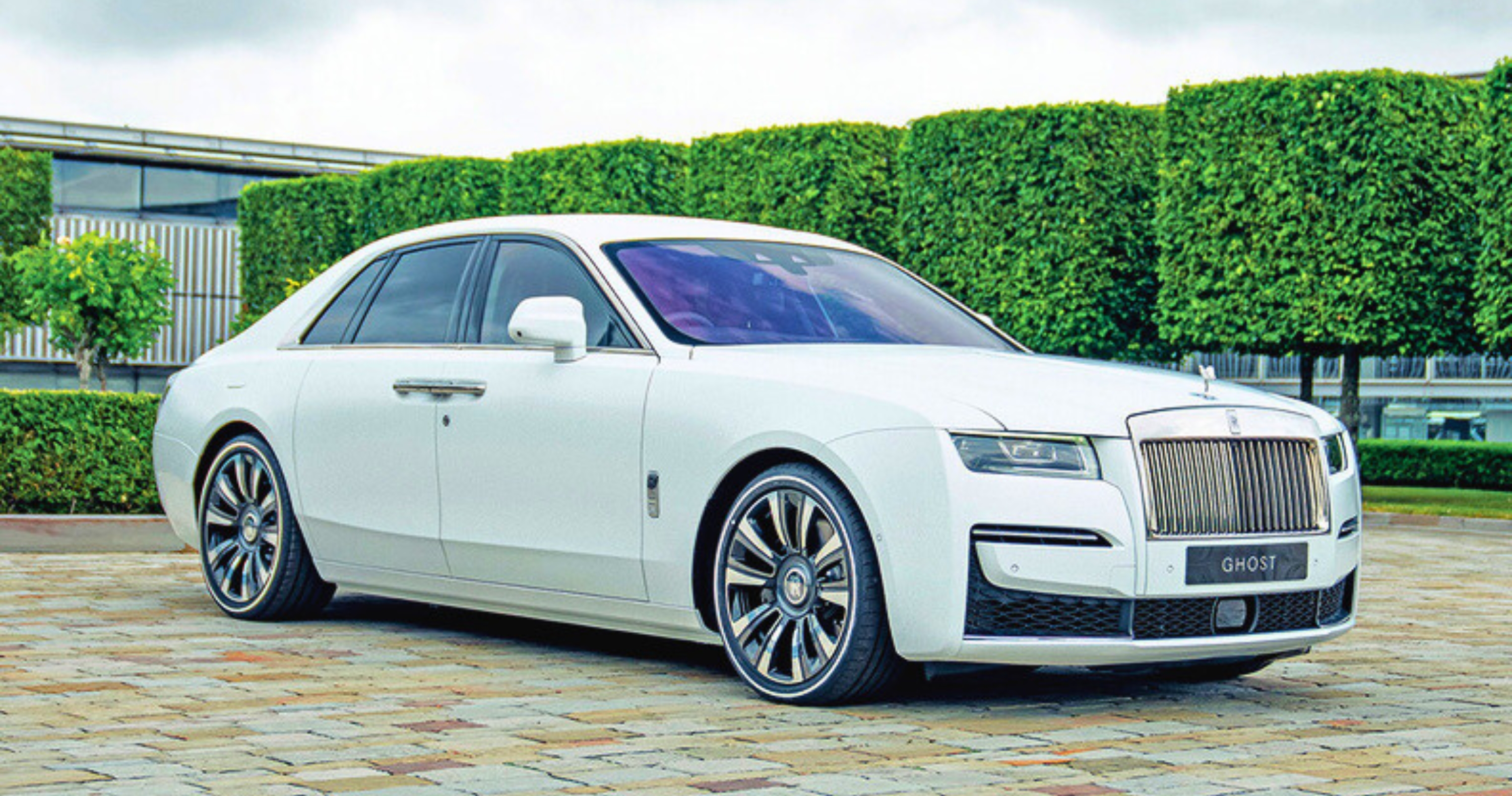 Rolls-Royce glides into electric future with pair of new EVs ...