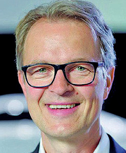 Porsche Studios aims to attract new generation of buyers | Automotive News