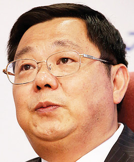 Geely CEO: U.S. sales in '16 (PR guy: Probably not) | Automotive News