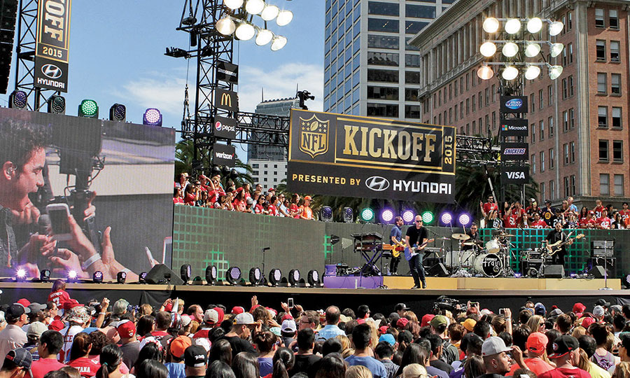 Hyundai kicks off rookie season with NFL | Automotive News