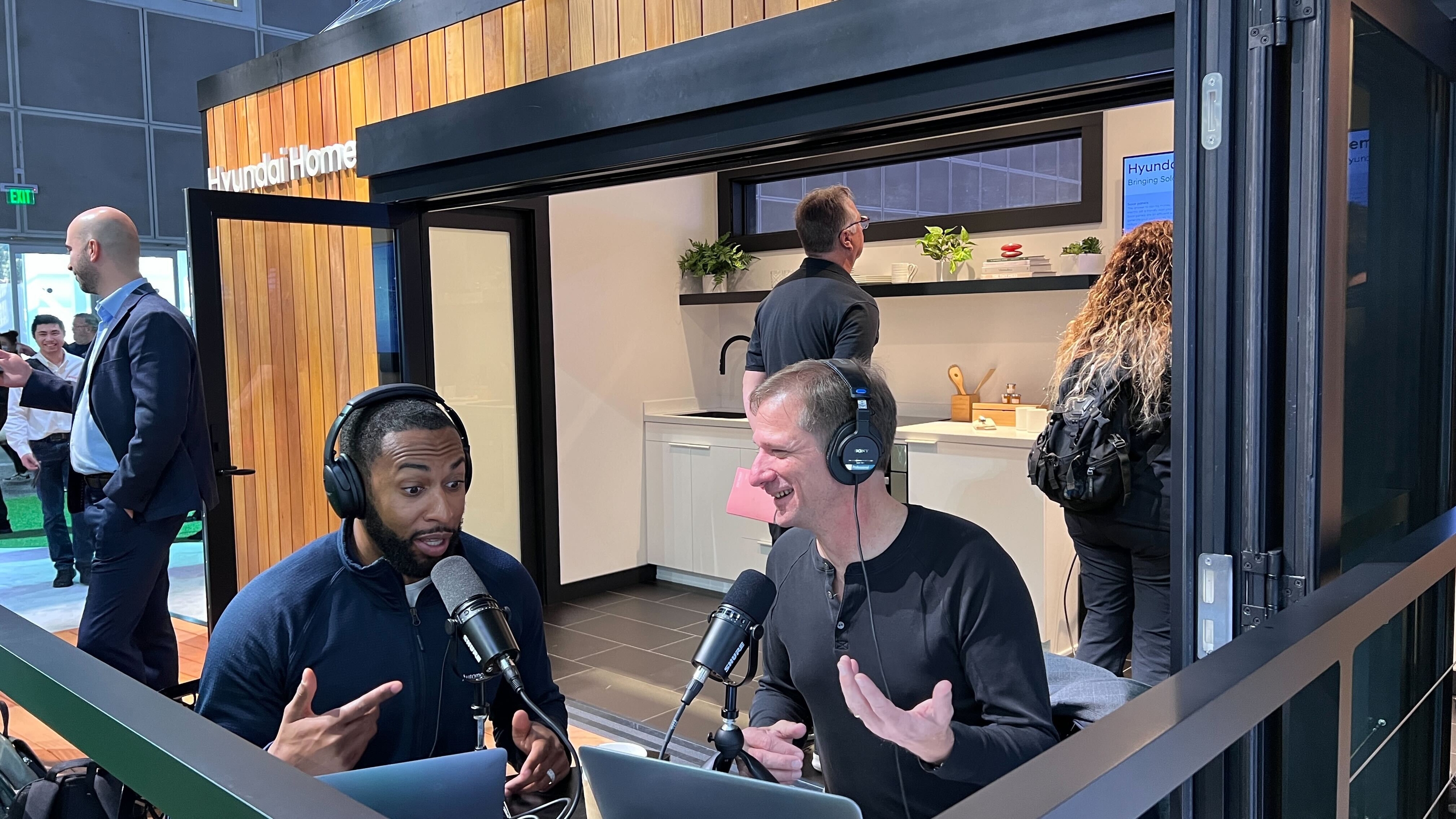 DAILY DRIVE PODCAST: November 17, 2022 | Automotive News