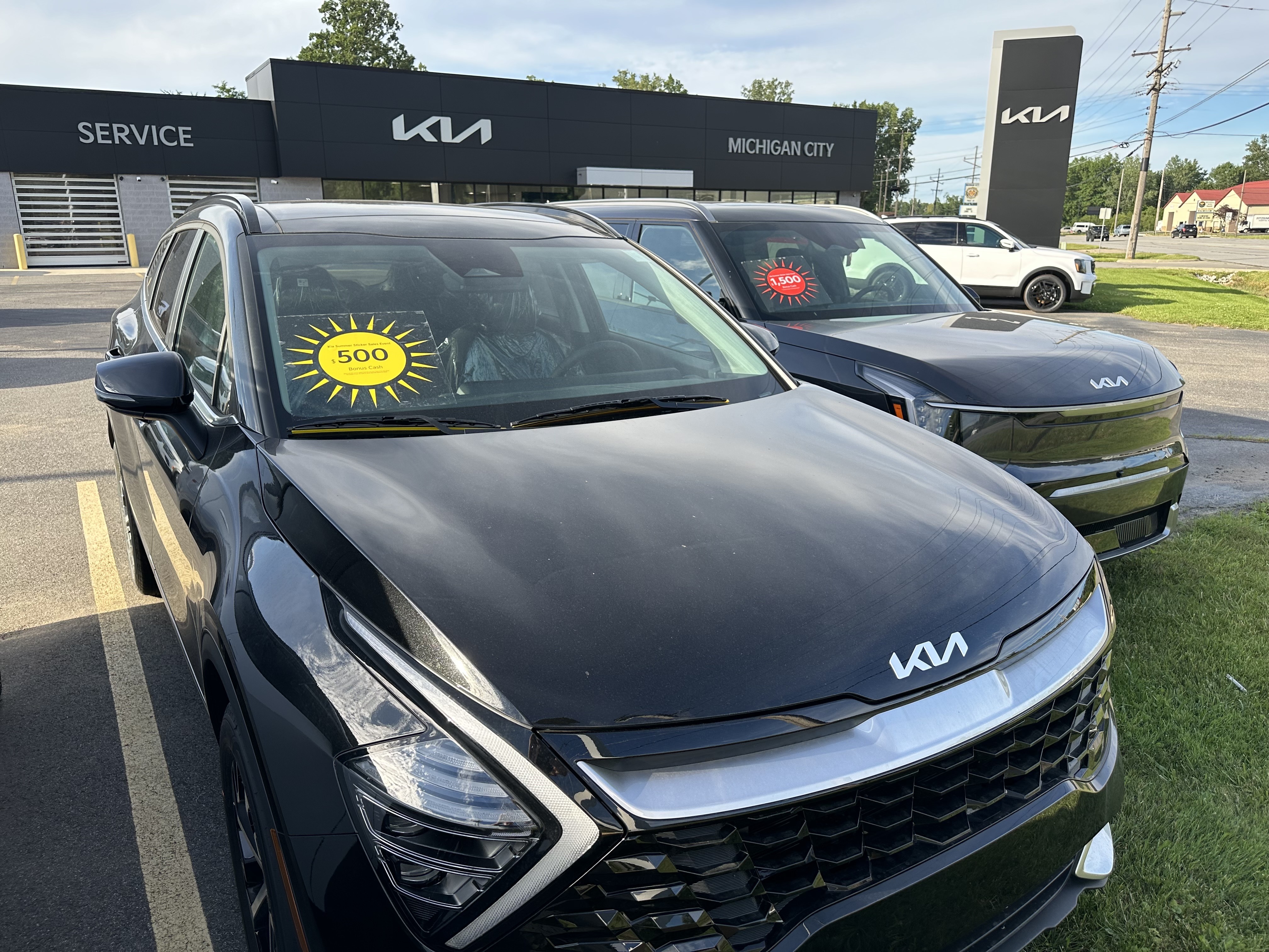 Kia sales drop slightly in Q2, slide 6.5 percent in June | Automotive News