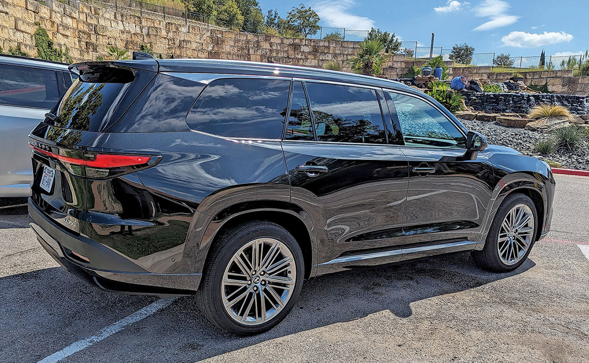 Lexus TX crossover plugs a Texas-size product hole | Automotive News