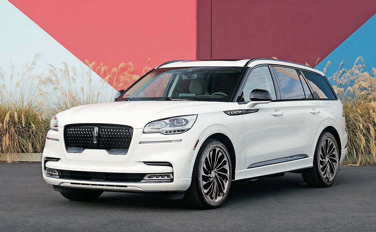 First Lincoln EV coming in late 2025 as gasoline lineup shrinks ...