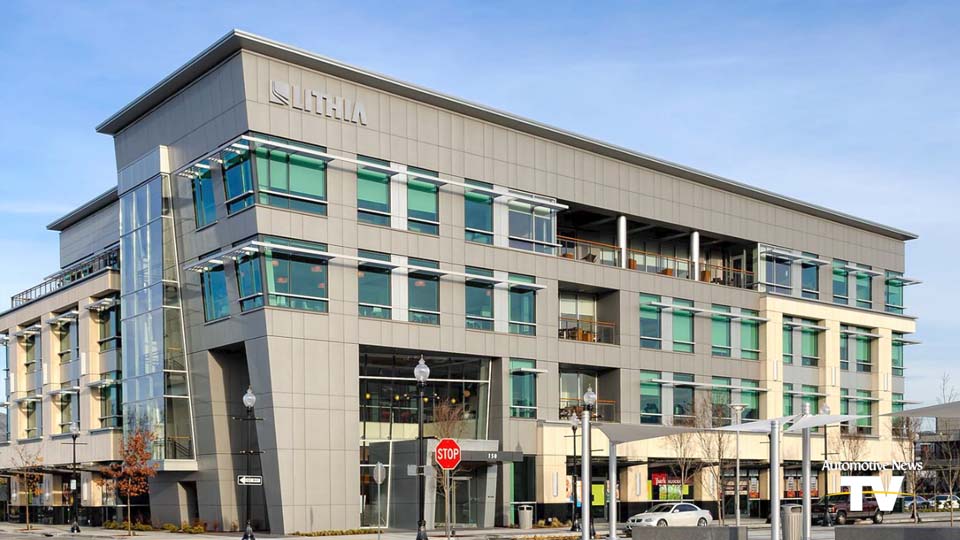 Lithia Motors turns gaze to Canada | Automotive News