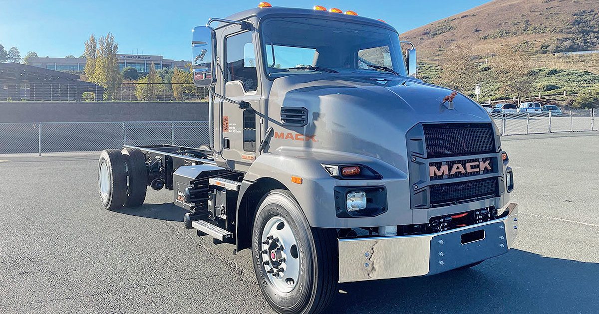 Freightliner, Kenworth, host of startups launch electric vehicles ...