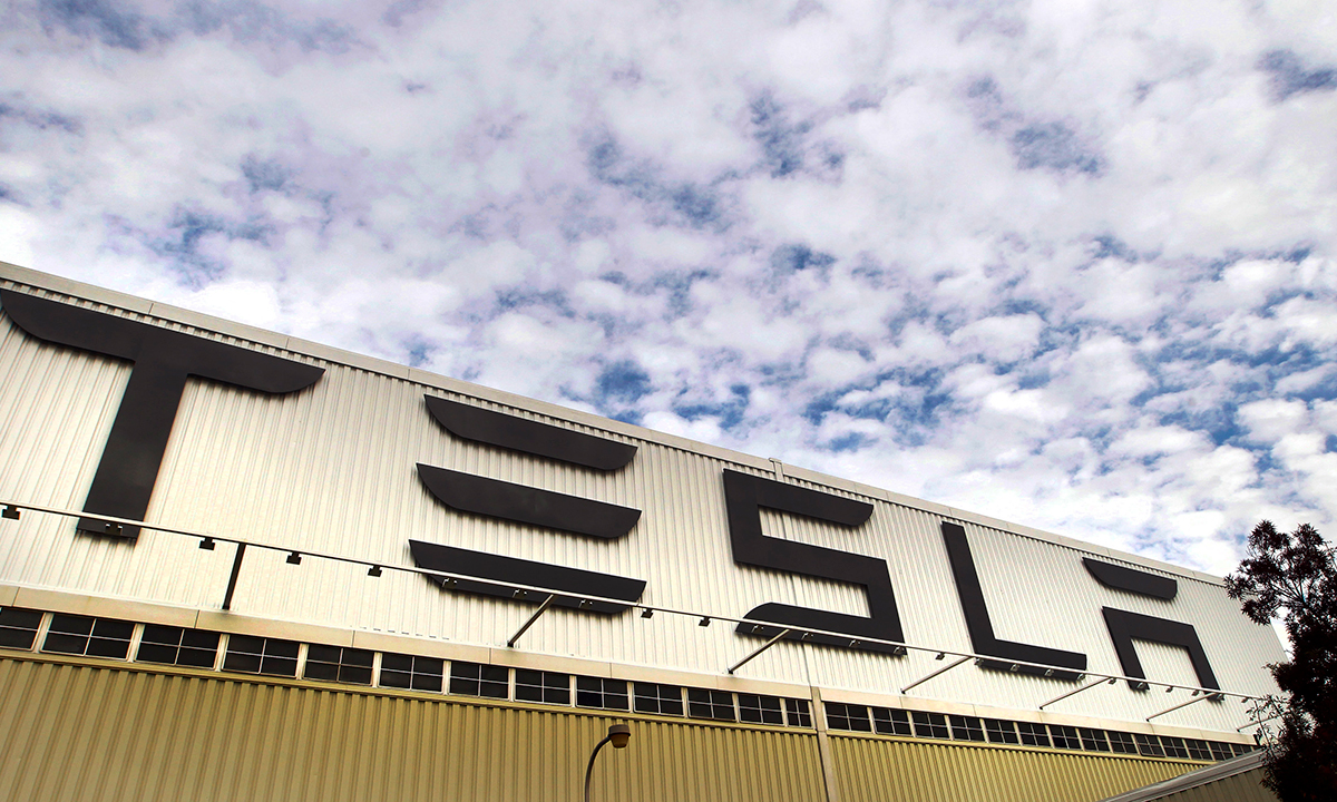 Tesla auto park upgrade to be ready in six weeks, Musk tweets ...