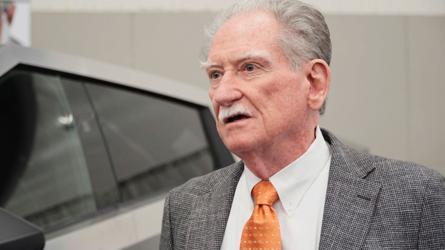 Tesla Cybertruck introduces a host of new tech, expert says ...