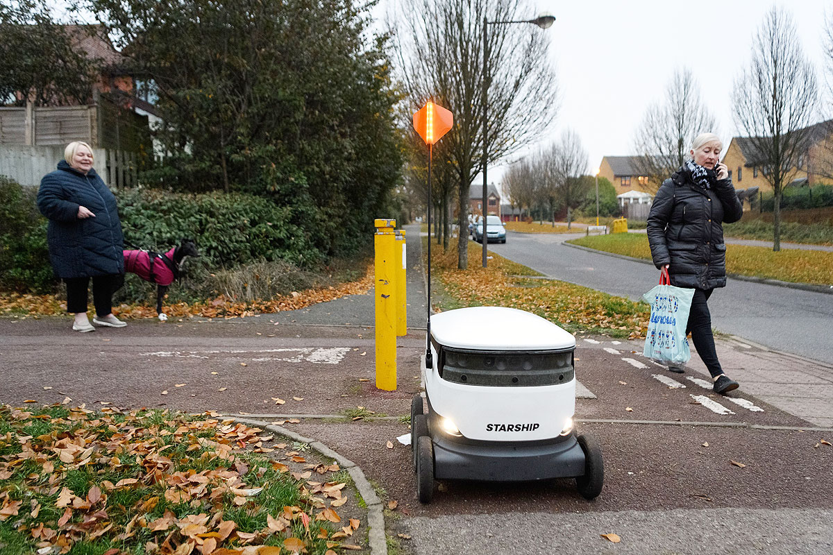 Ford tests package-carrying robots for driverless delivery | Automotive ...