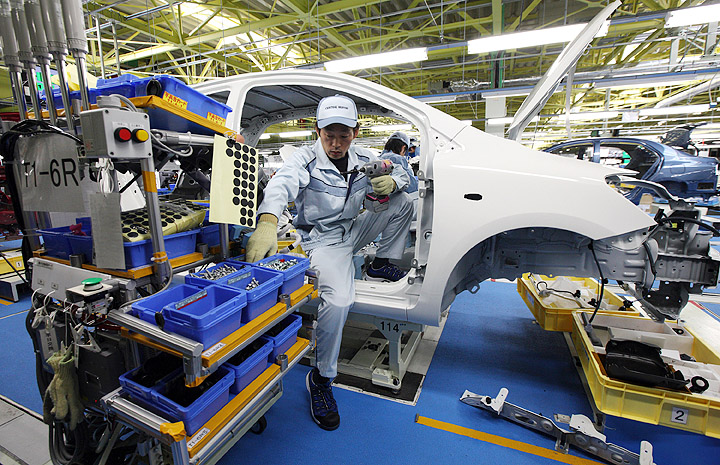 Undaunted Toyota maintains Japan 'colossus' despite tsunami, yen ...