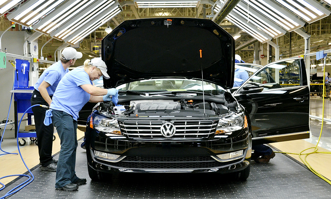 VW opens logistics center in Tenn. to speed Passat parts delivery ...
