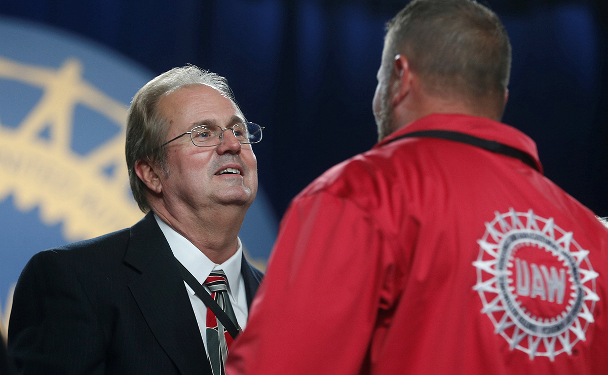 UAW delegates elect new leaders amid widening federal probe ...