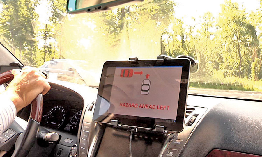 Feds test vehicle-to-vehicle safety net | Automotive News