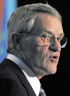 Sperlich and Runkle: U.S. must spur sales to save automakers ...