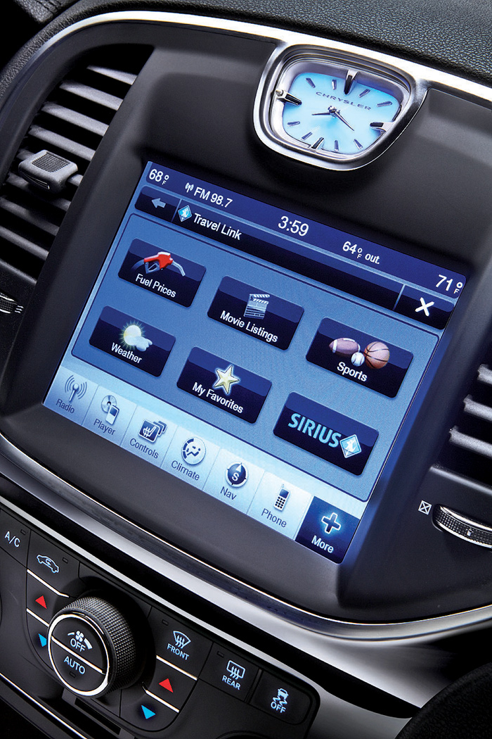 Chrysler refines 300, adds custom options | Automotive News