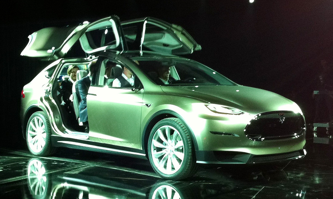 Model X prototype heralds Tesla's first crossover | Automotive News