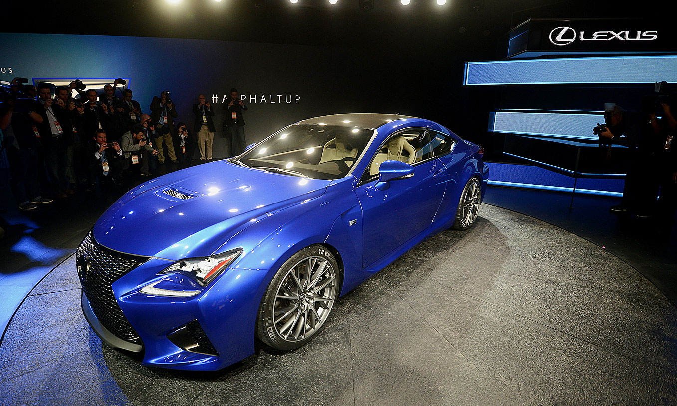 2014 Detroit auto show: Lexus puts performance in RC F coupe ...