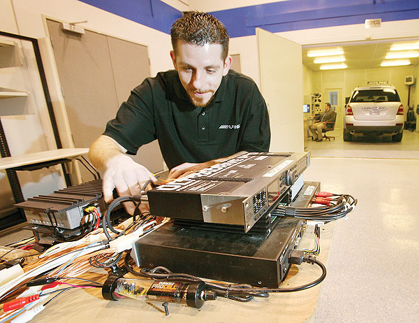 In-car audio gains studio quality | Automotive News