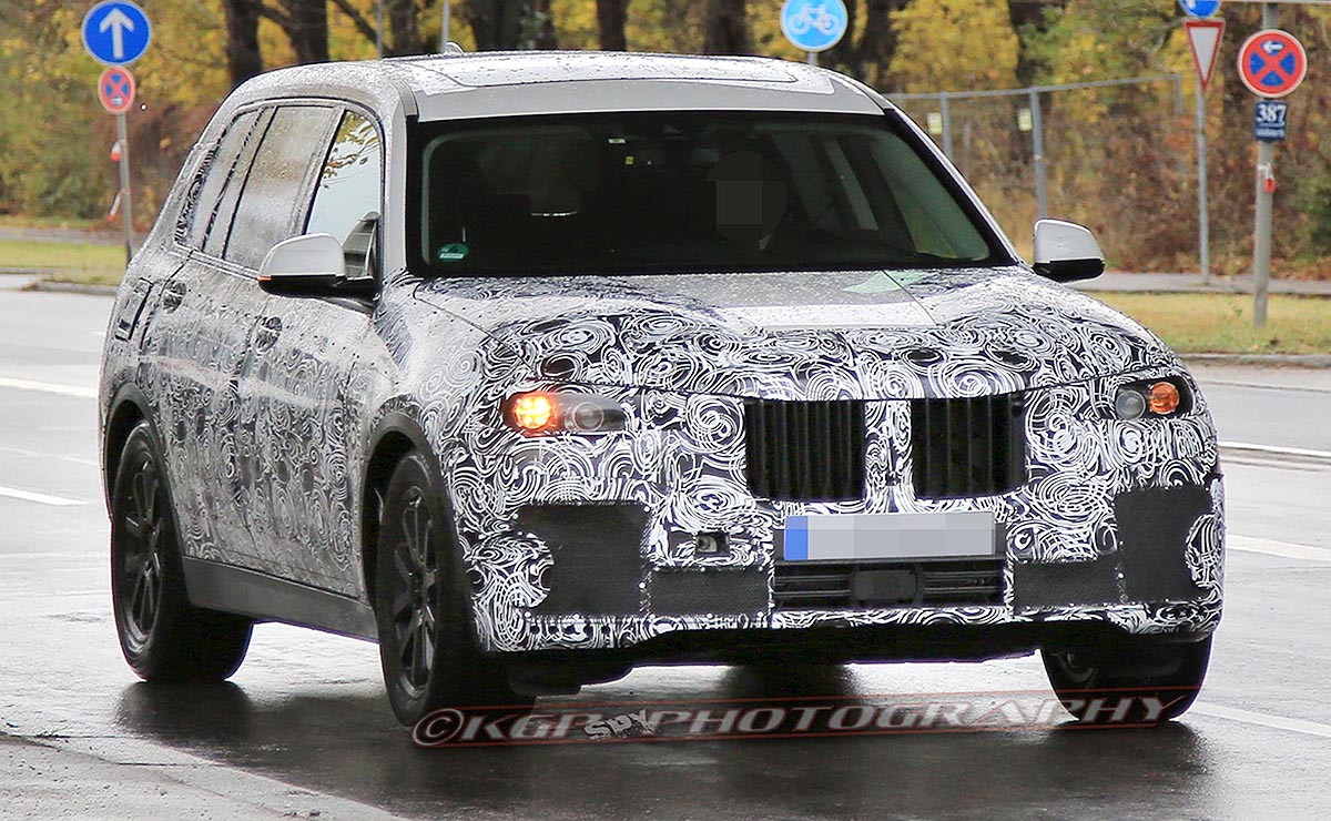 BMW X7 spy photos