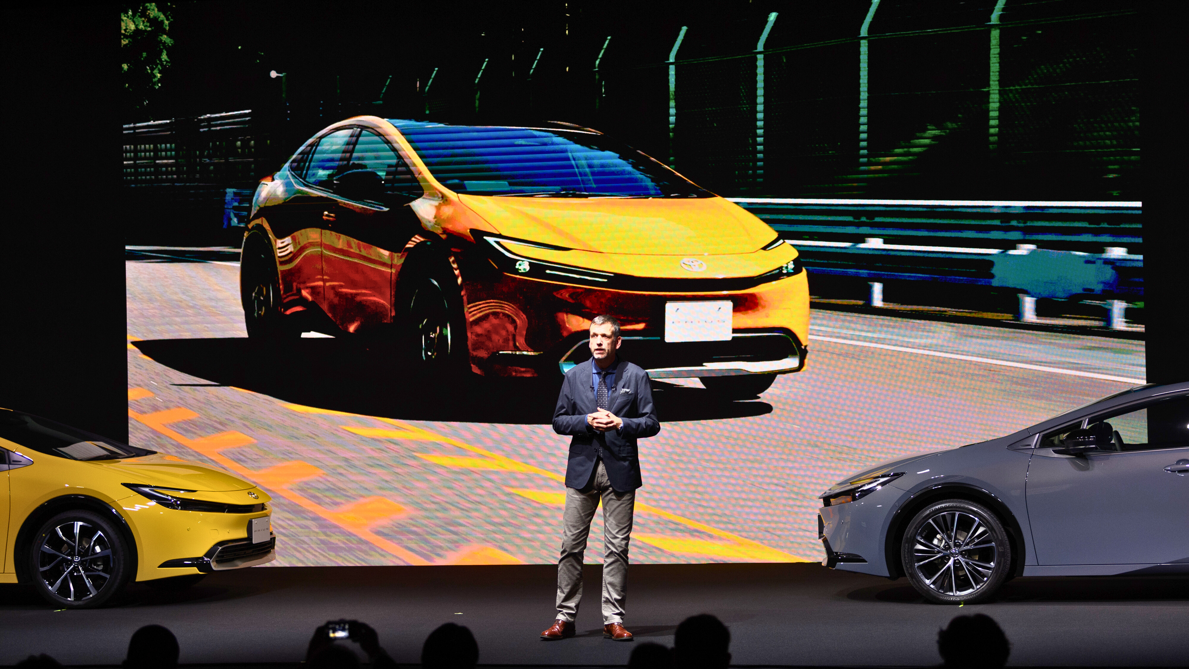 Toyota's argument for hybrids isn't scientifically sound | Automotive News