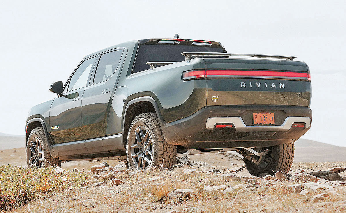 Rivian will spin small crossover, pickup off R2 platform | Automotive News