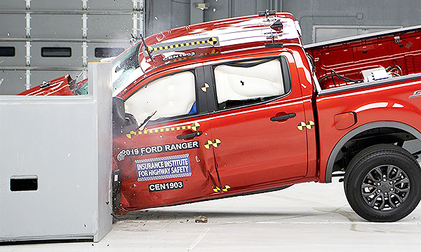 Ford Ranger beats GM's midsize pickups, matches Toyota Tacoma in IIHS ...