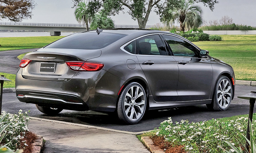 Chrysler 200 advances but rear seat suffers