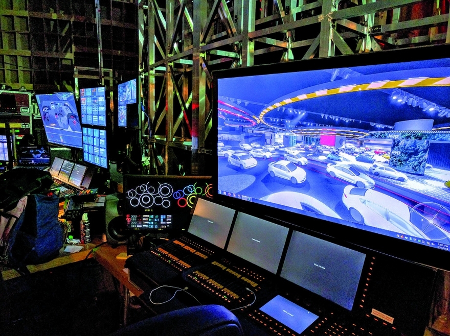 Auto show's elaborate display builders have more in mind than ...