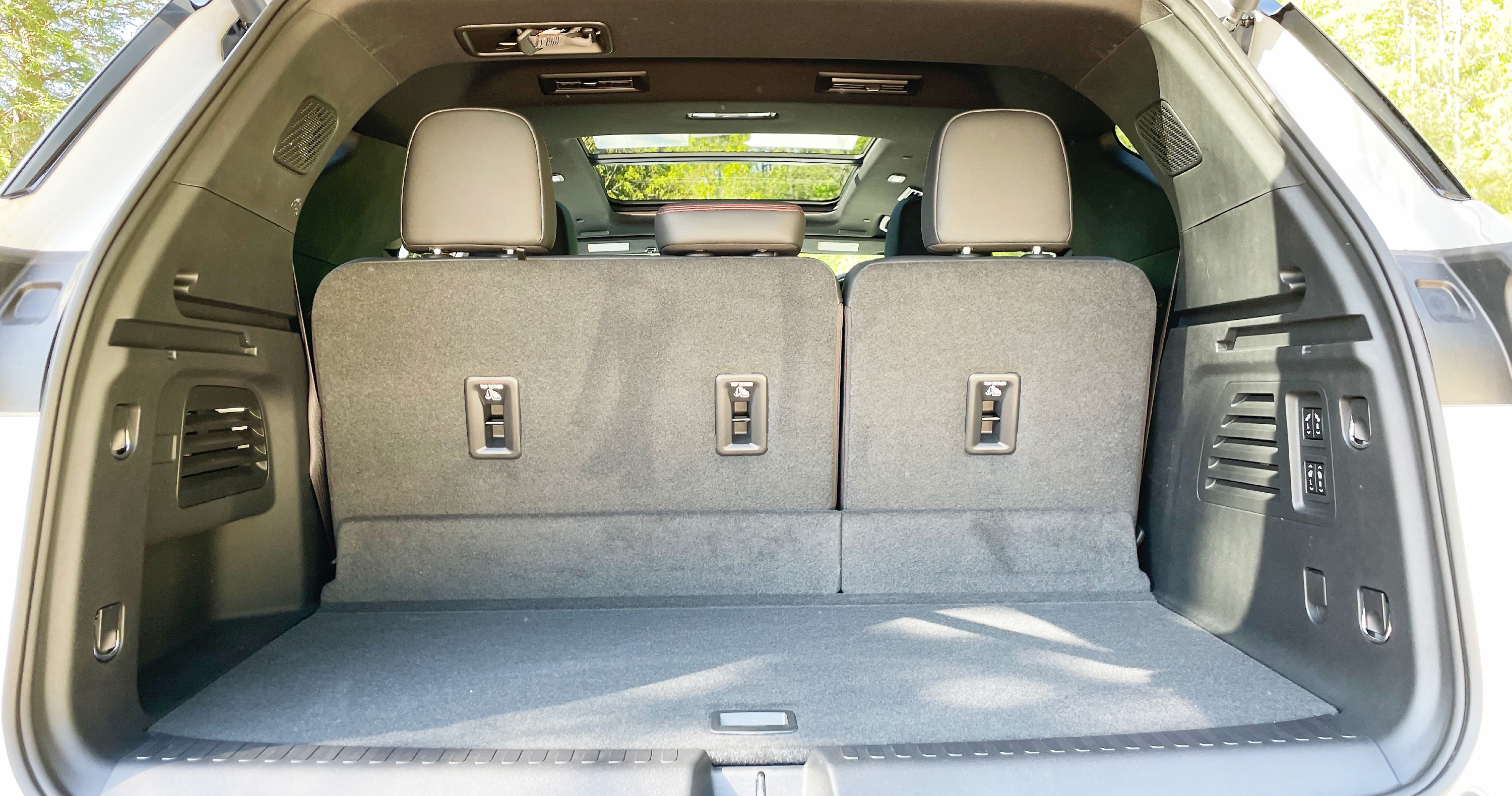 2024 Chevy Traverse is more Tahoe than minivan alternative | Automotive ...