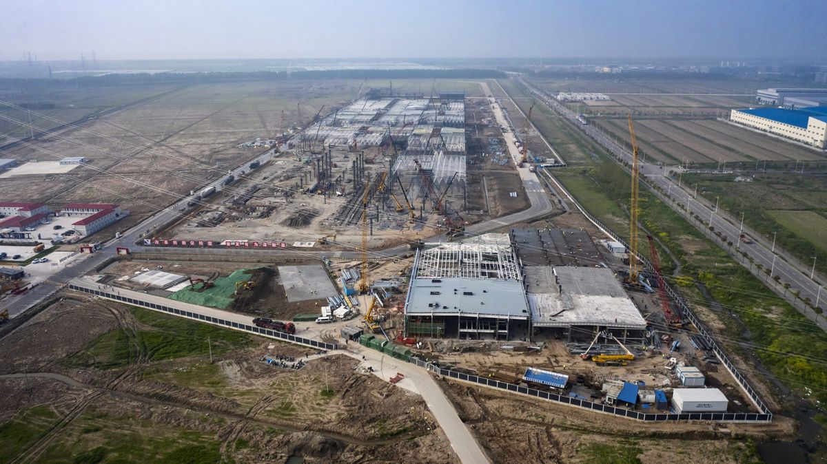 Tesla China plant takes shape | Automotive News