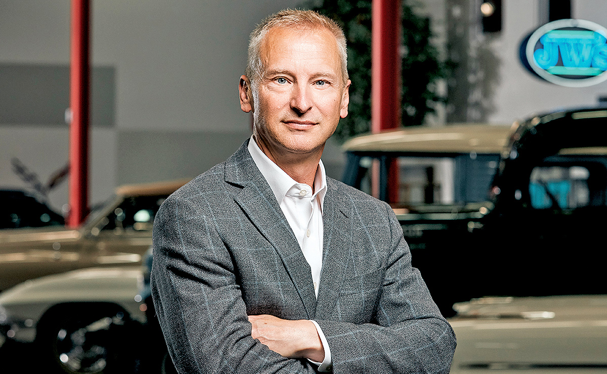 Diving into digital | Automotive News
