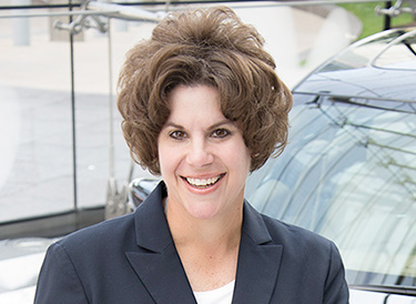 2020-leading-women-stacy-lynett | Automotive News