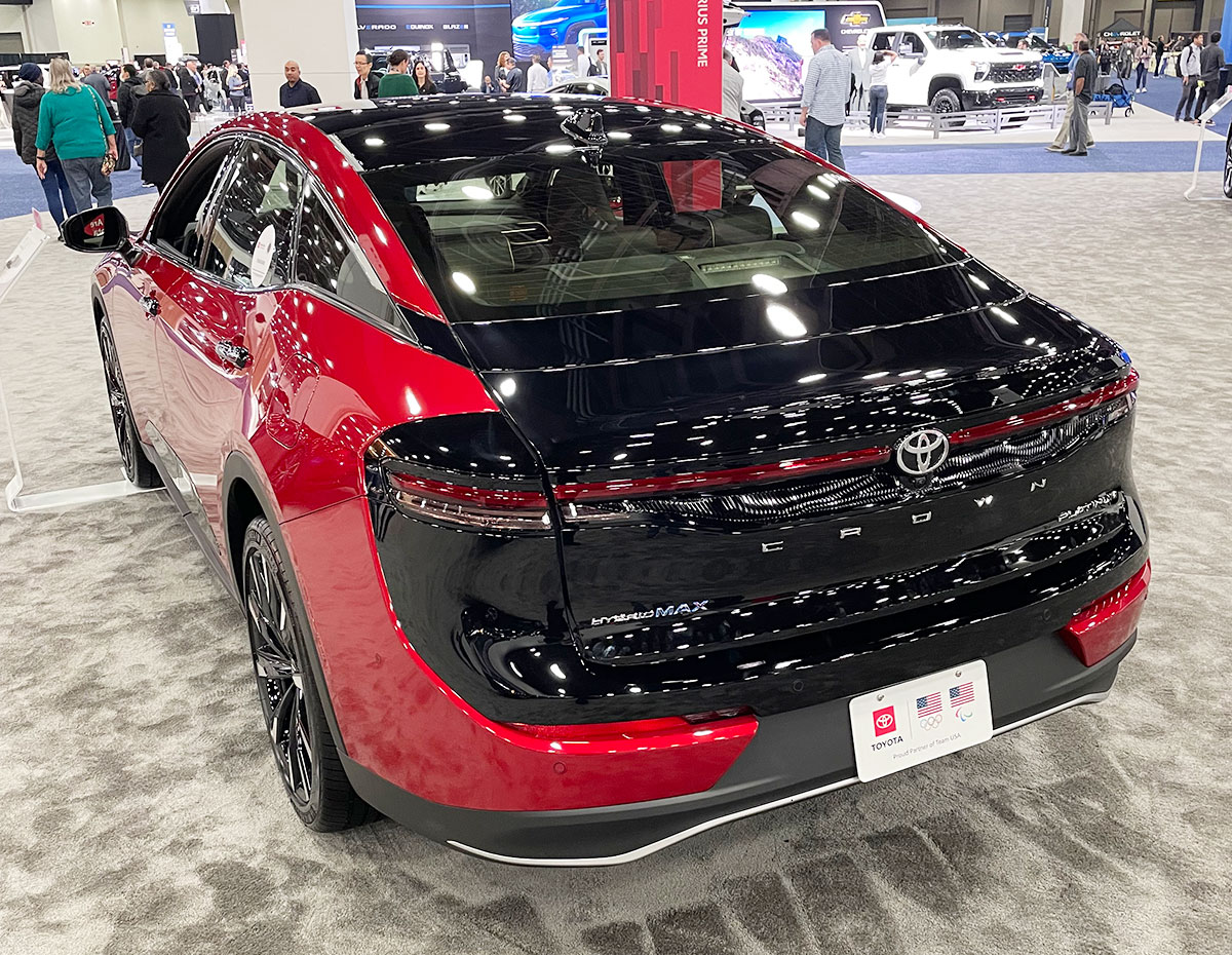 Detroit auto show: Bold colors reflect consumer wants | Automotive News